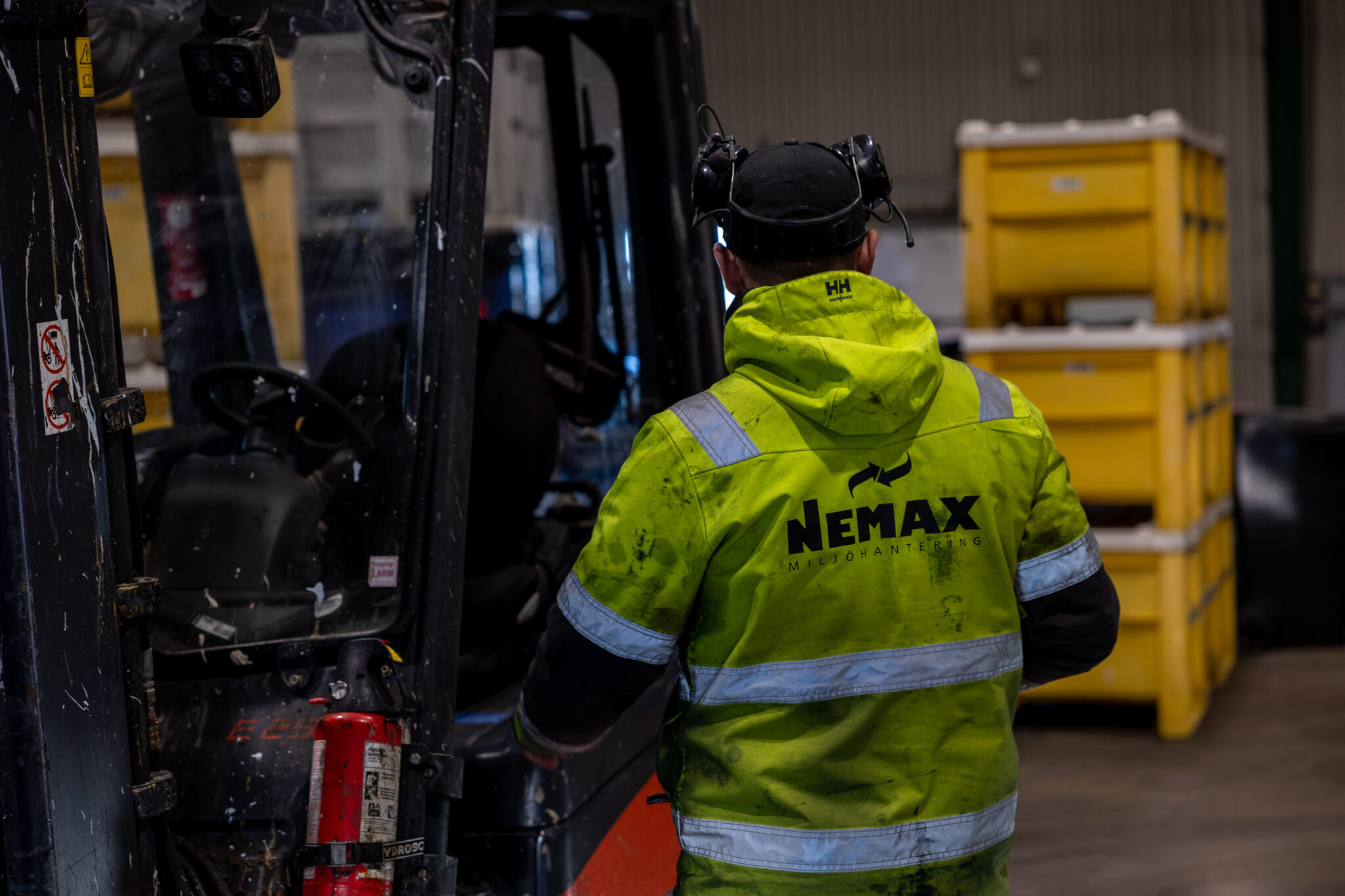 Nemax Miljöhantering AB | Expert på farligt avfall